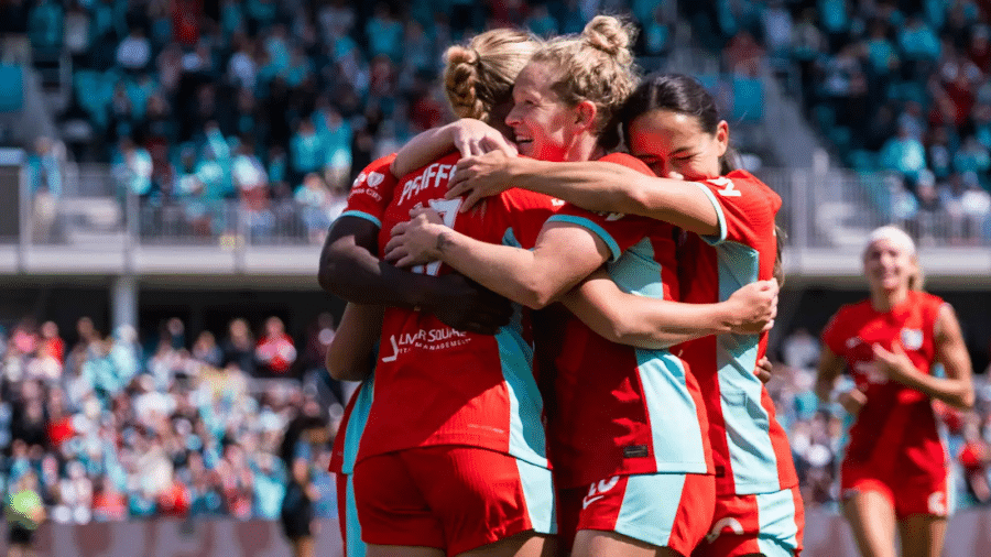 Lexus PLL & WLL Skills Competition & Maybelline WLL All-Star Game ...